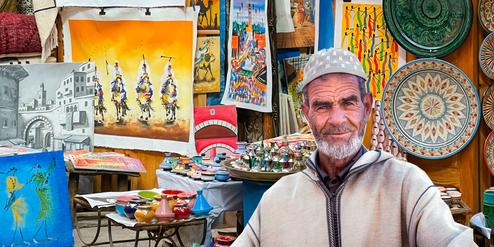 Complete Guide to Moroccan Markets: Currency, Numbers, and Bargaining